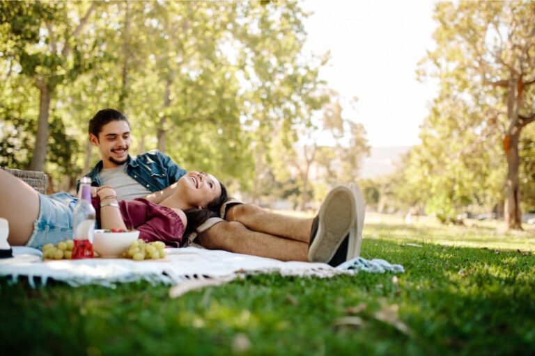 105+ Most Exciting Picnic Date Ideas (& Quick Tips To Make It Easy)