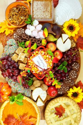 20 Fun Thanksgiving Charcuterie Boards That Wow Guests